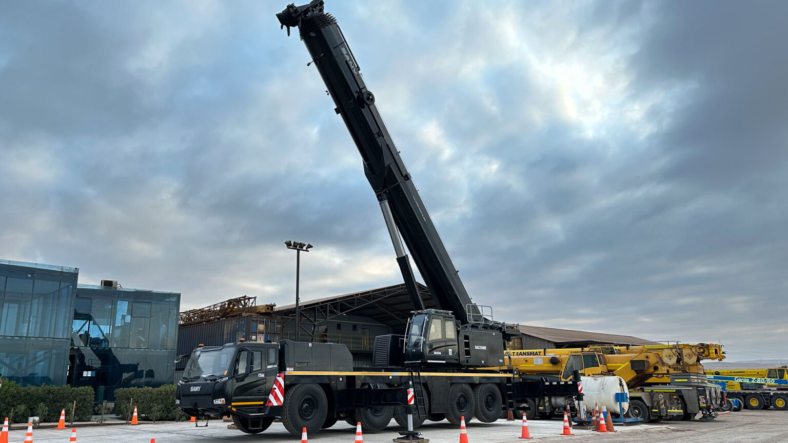 Sany SAC2500E: Rendimiento y Versatilidad